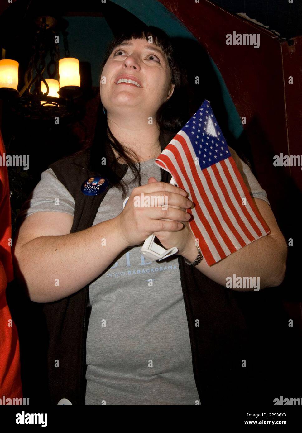 Colleen Sellows watches the swearing-in of President Barack Obama on ...