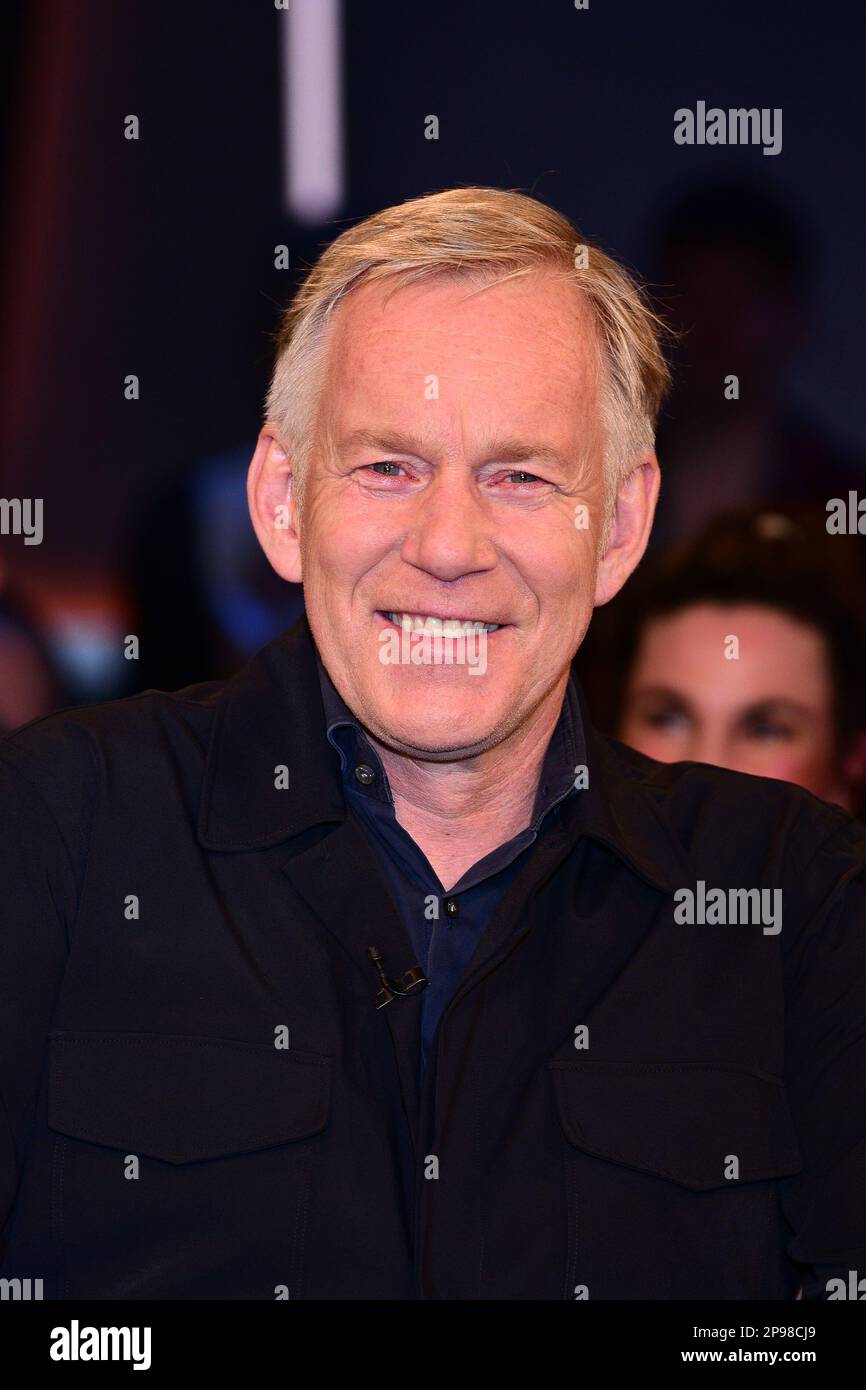 Entertainer mann hi-res stock photography and images - Alamy