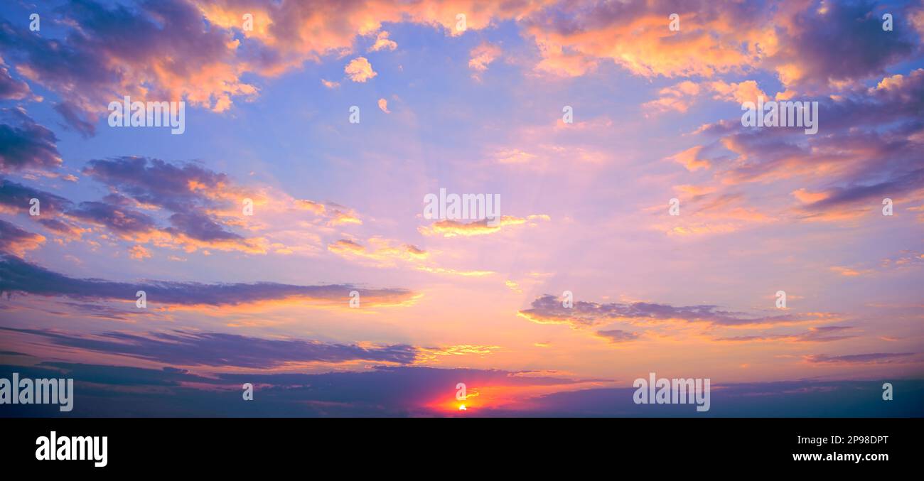 Beautiful sunset bright red sun hi-res stock photography and images - Alamy