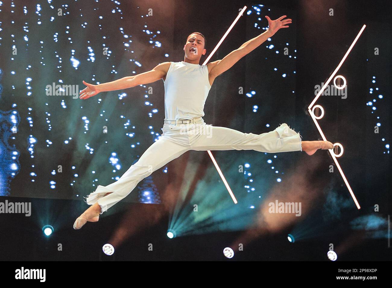 London, UK. 10th Mar, 2023. Dancer Andrew Parfitt with an energetic ...