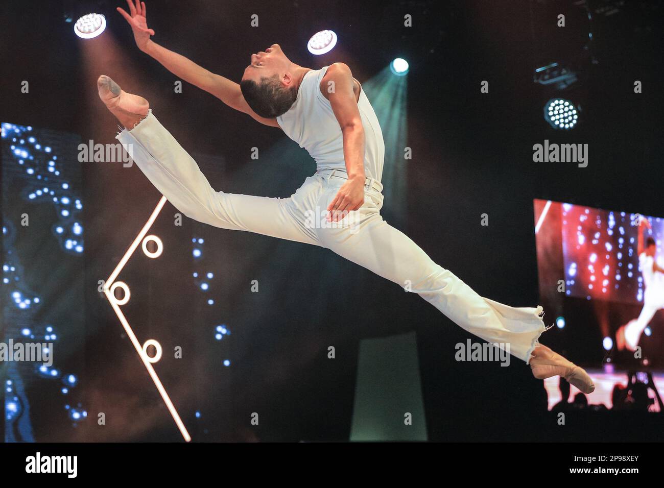 London, UK. 10th Mar, 2023. Dancer Andrew Parfitt with an energetic ...