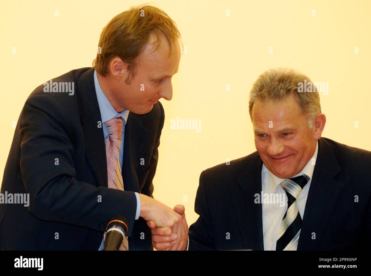 Ukrainian Naftogaz' deputy Chief Vadim Chuprun, right, and Filip ...