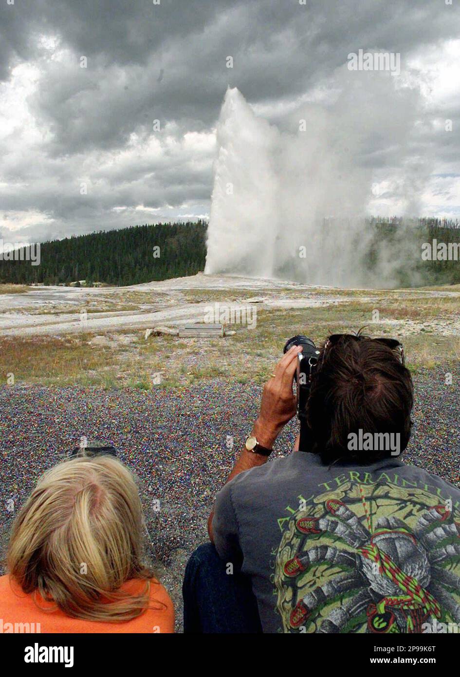 ** FILE ** In this Friday, Aug. 15, 1997 file photo, an unidentified ...