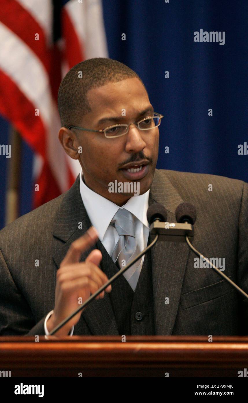 Ohio's new state treasurer Kevin Boyce speaks during his swearing-in ...