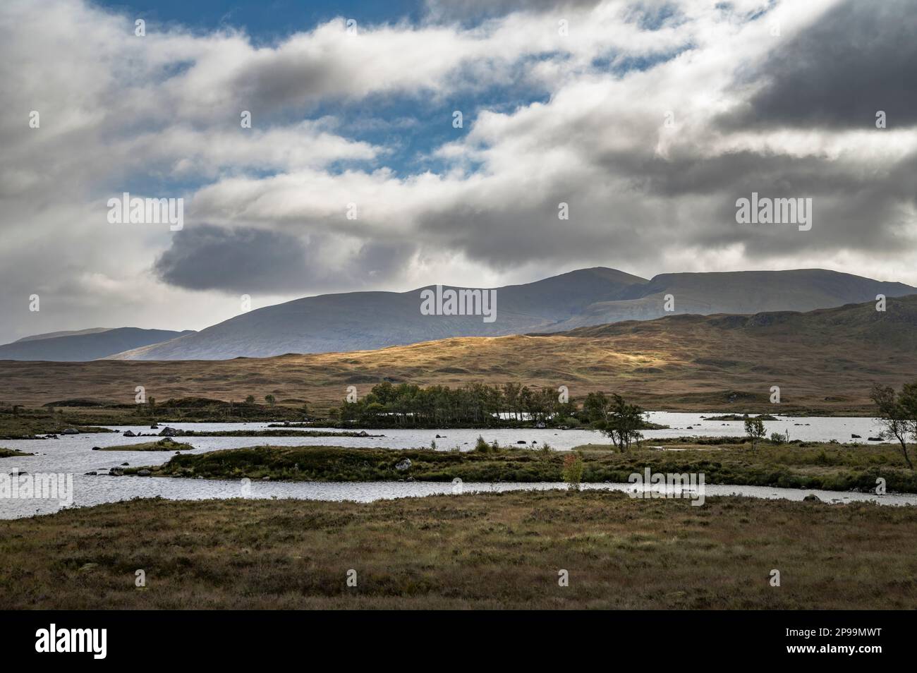 Bleak mountains wilderness scotland hi-res stock photography and images ...