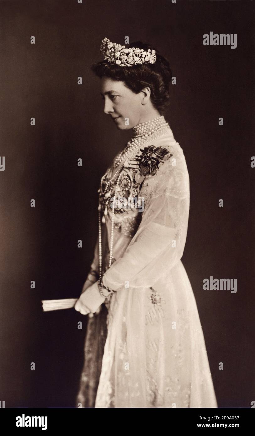 1910 : Queen VICTORIA of SWEDEN ( 1862 - 1930 ), born princess of BADEN ...