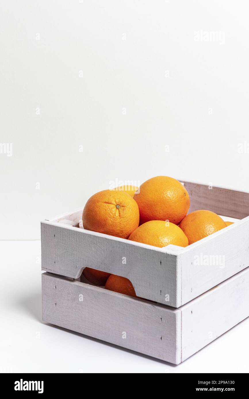 Box full of oranges hi-res stock photography and images - Alamy