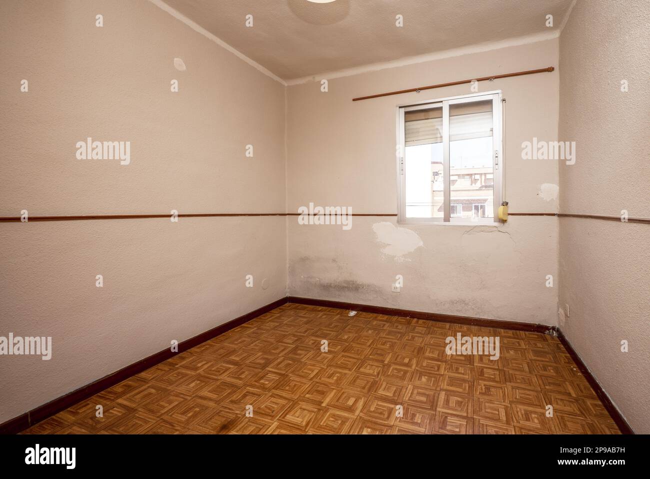 Bad hotel room hi-res stock photography and images - Alamy