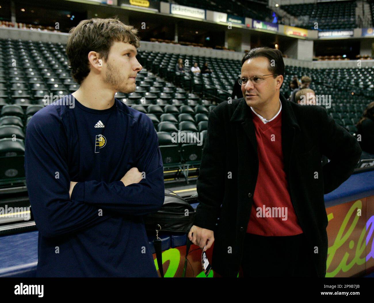 Indiana Pacers guard Travis Diener, left, talks to Indiana Hoosiers ...