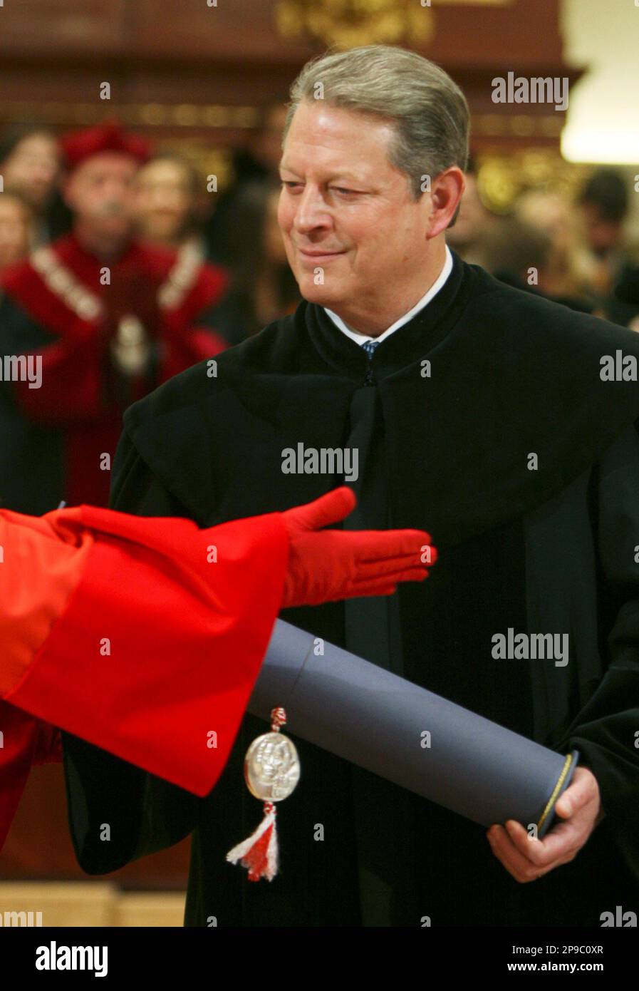 Former U.S. vice president Al Gore receives an Honorary Doctorate from ...