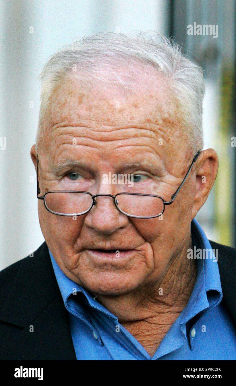 **FILE** This Nov. 8, 2007 file photo shows Retired Alabama State ...