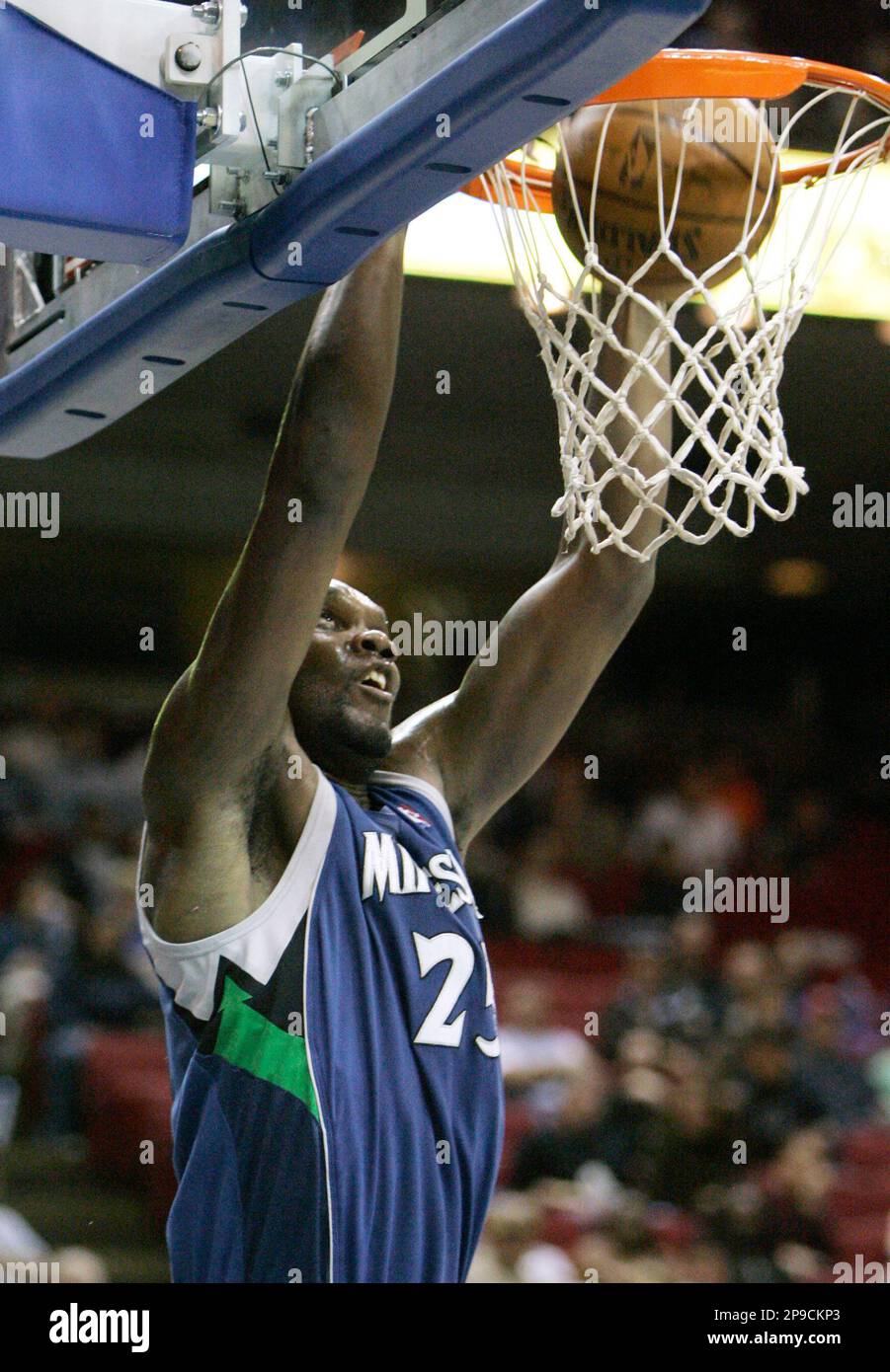 Minnesota Timberwolves forward Al Jefferson (25) dunks the ball during ...
