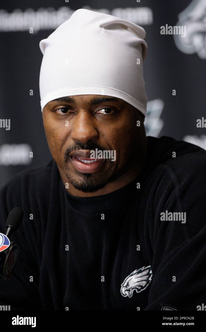 Philadelphia Eagles football player Brian Dawkins addresses a news ...