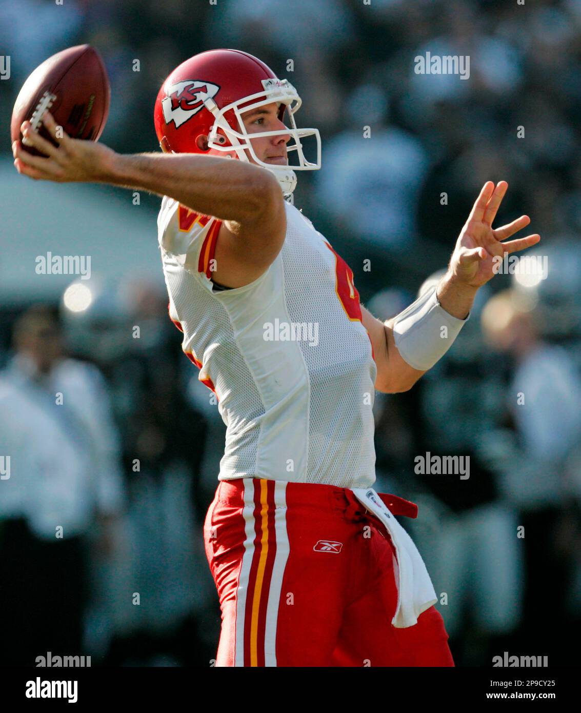 Kansas City Chiefs quarterback Tyler Thigpen throws against the Oakland ...