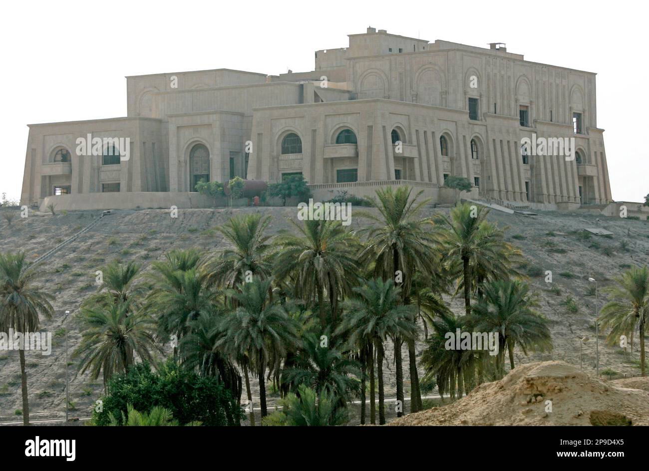 ** FOR STORY SLUGGED SALVANDO A BABILONIA ** A newly builted palace of ...