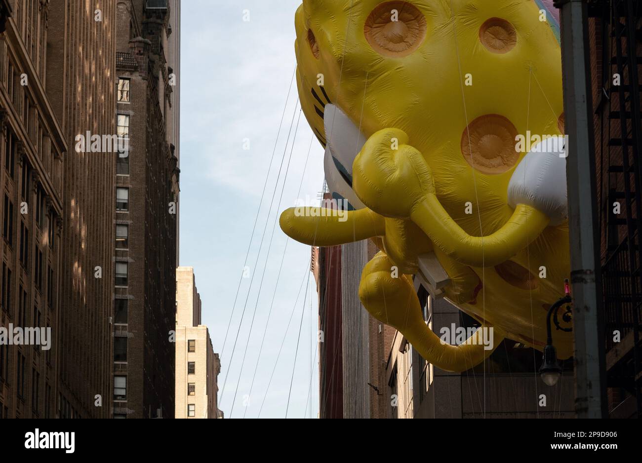 Spongebob squarepants balloon float macys hi-res stock photography and ...