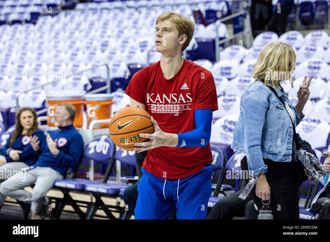 FORT WORTH, TX - FEBRUARY 20: Kansas Jayhawks guard Grady Dick (#4 ...