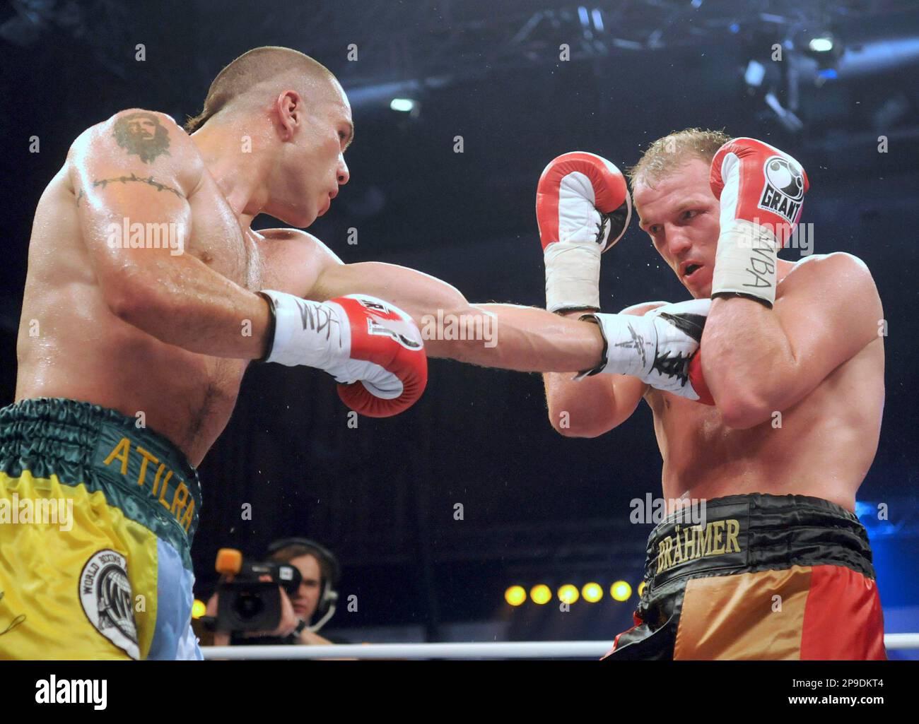 Boxer Hugo Hernan Garay from Argentina, left, fights German Boxer ...