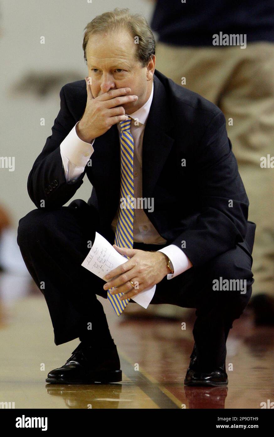 Winthrop coach Randy Peete looks on during the second half of Winthrop ...