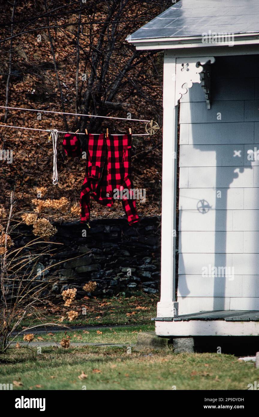 Red and plaid and hunting cap hi-res stock photography and images - Alamy