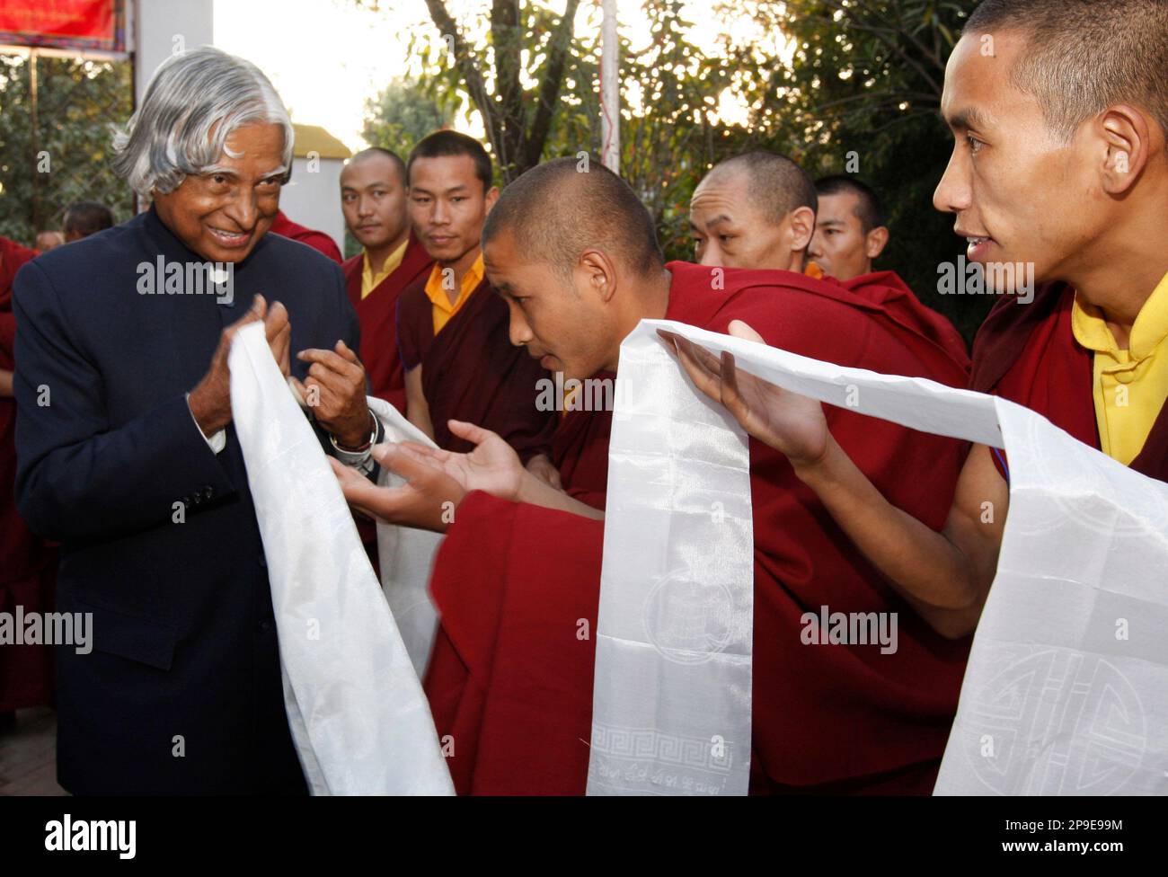 Tibetan Buddhist monks welcome former Indian President A P J Abdul ...