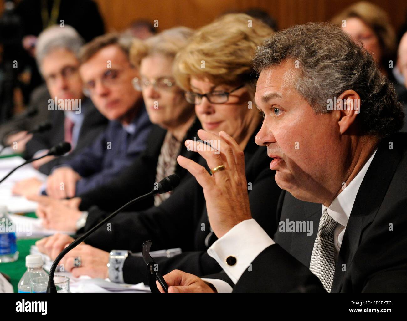 Vice president of wells fargo bank hi-res stock photography and images ...