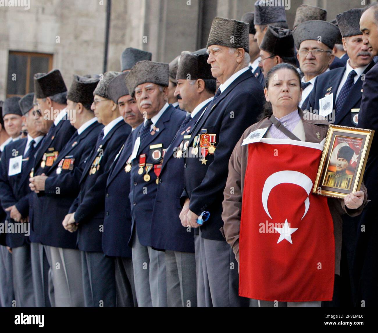 Veterans join Turkish leaders, army commanders, family members and ...
