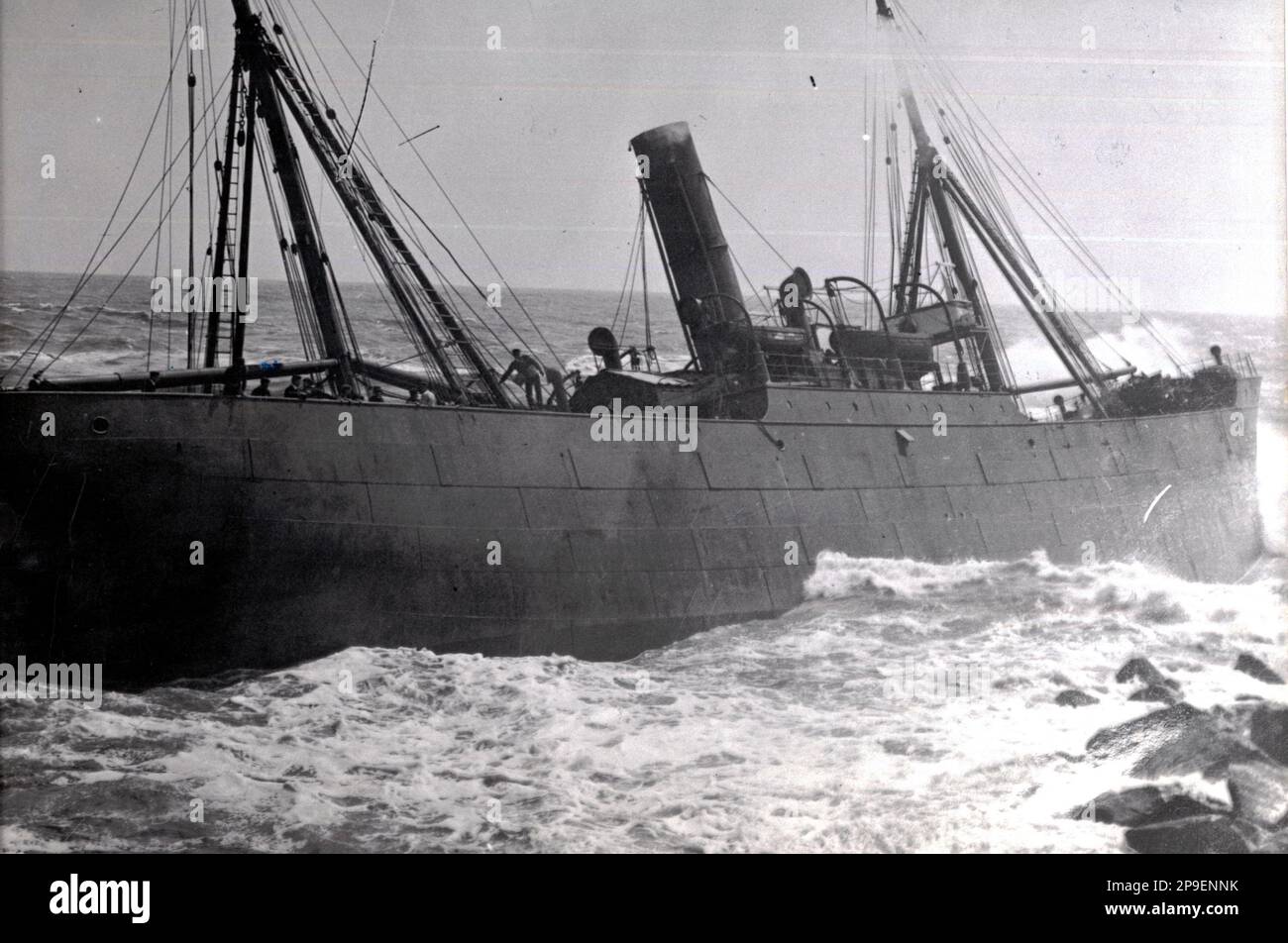 New zealand shipwrecks hi-res stock photography and images - Alamy