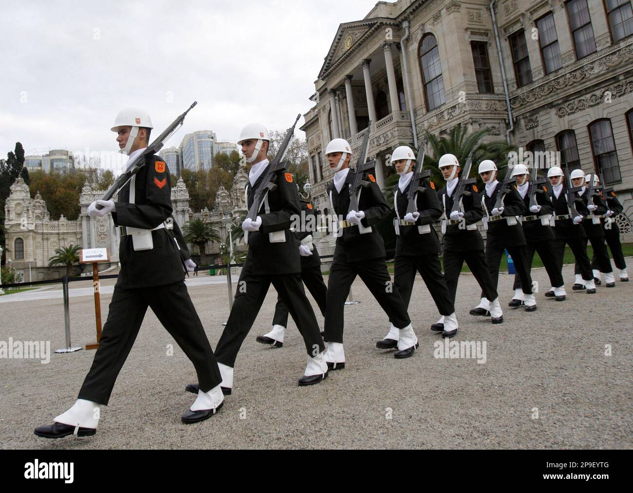 Turkish soldiers march at the Ottoman era Dolmabahce Palace in Istanbul ...