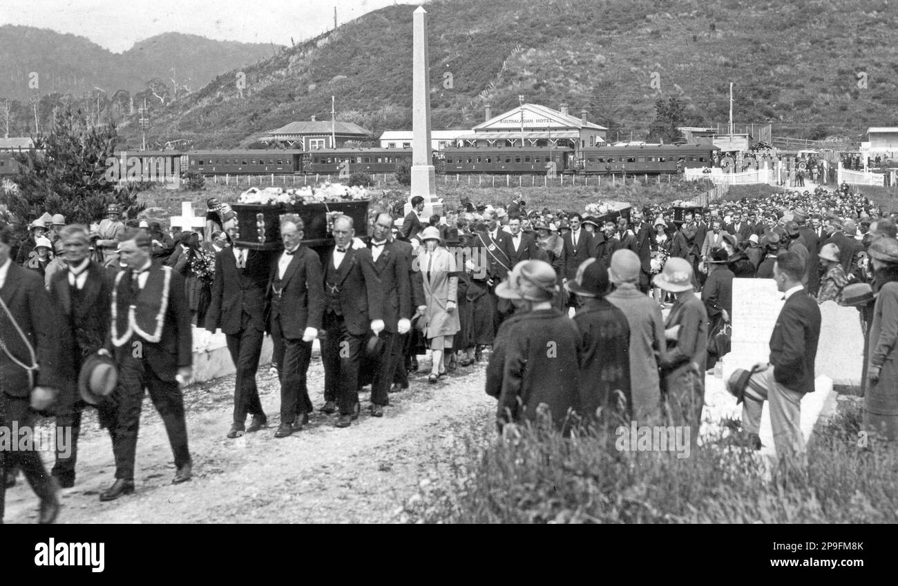 Funeral procession at the Karoro cemetery for four of the nine men ...