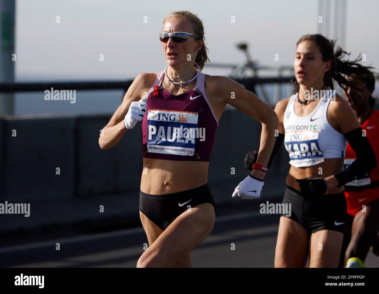 Paula Radcliffe leads the women's elite runners across the Verrazano ...