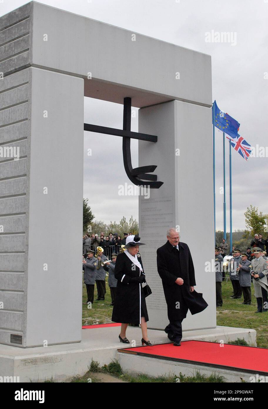 Britain's Queen Elizabeth II, left, and Slovakia's President Ivan ...