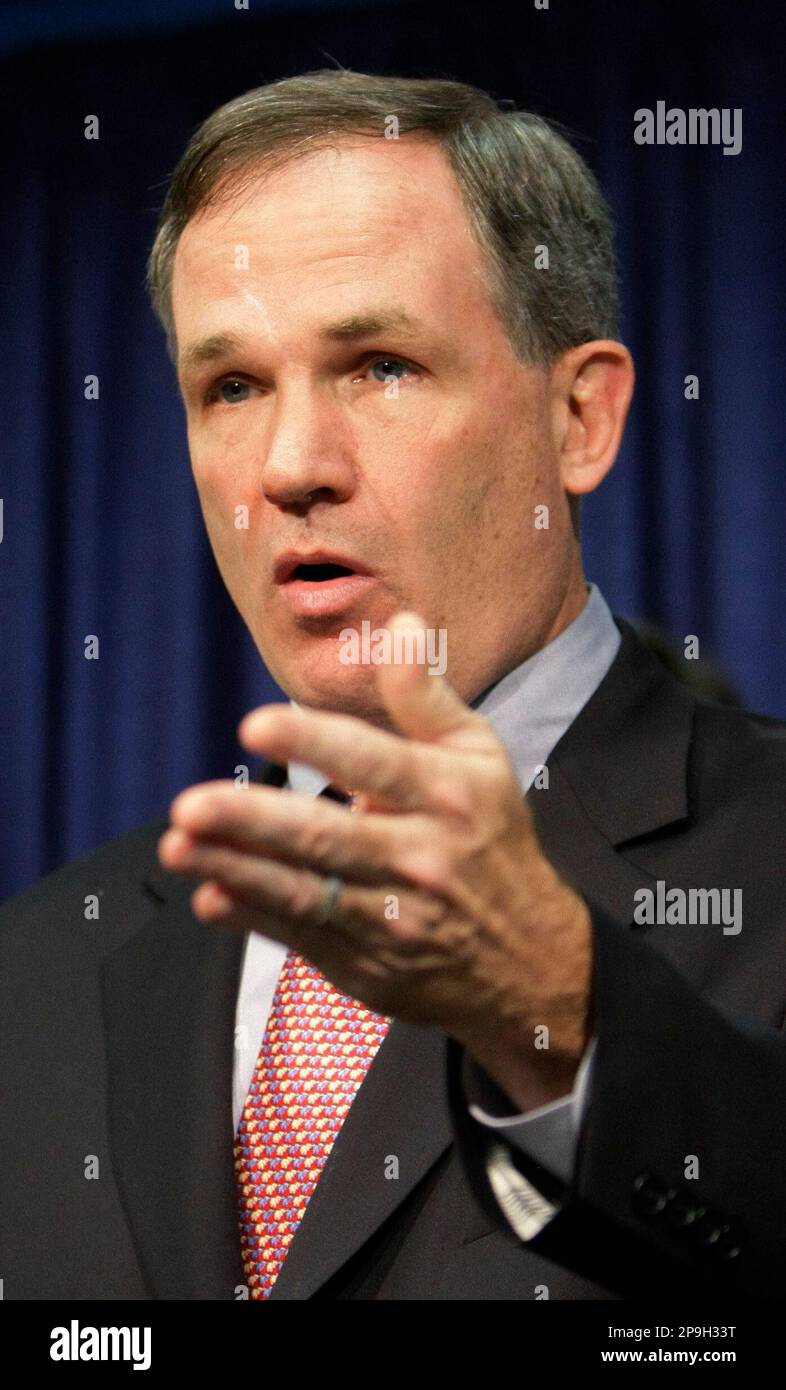 U.S Attorney Patrick Fitzgerald announces the indictment and arrest of ...