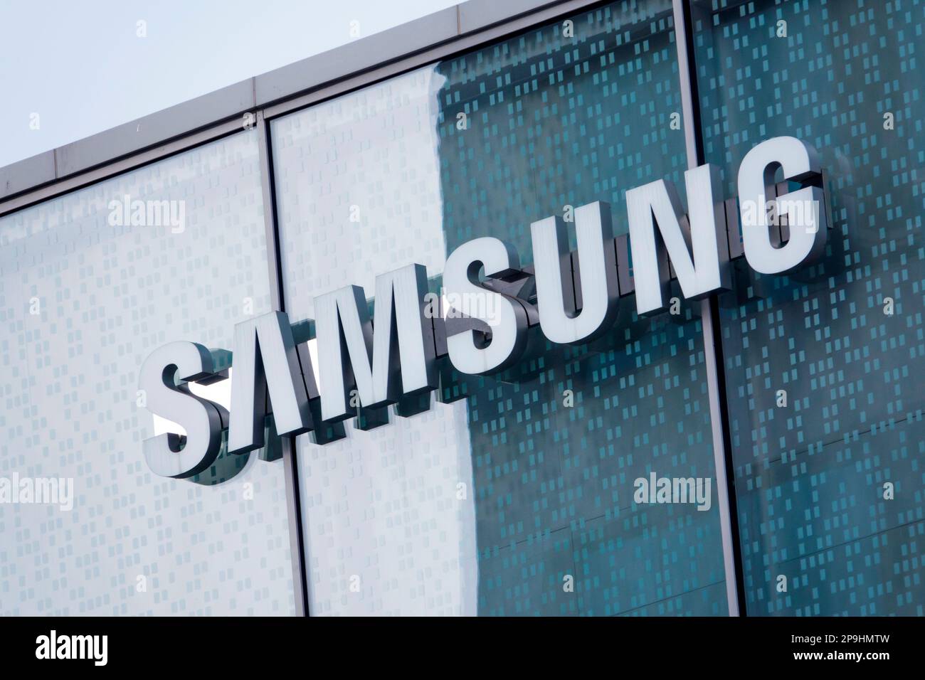 Samsung Electronics, Mar 7, 2023 : The corporate logo of Samsung ...