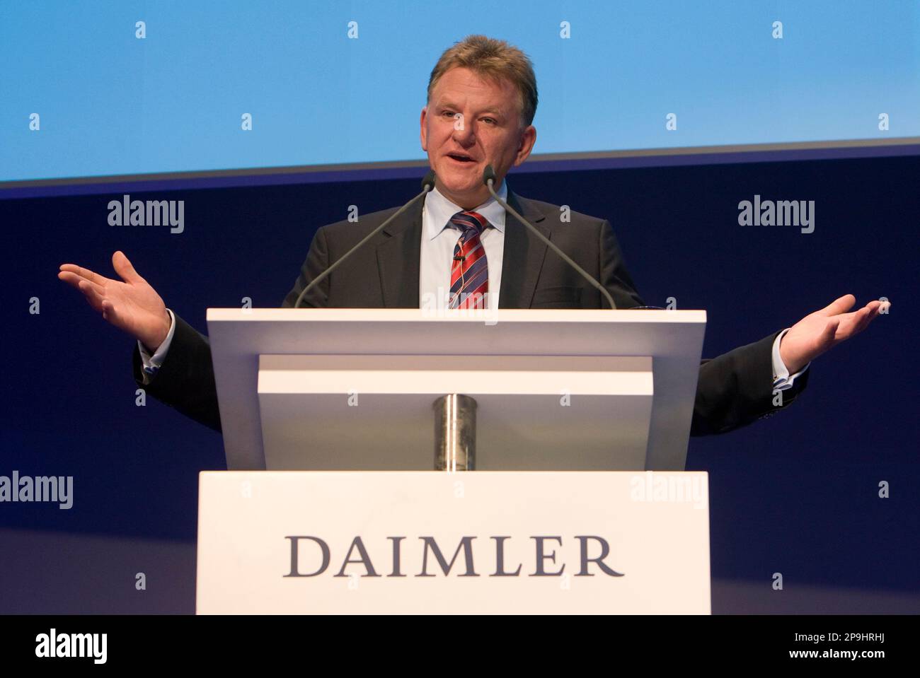 ** ARCHIV ** Andreas Renschler, Vorstandsmitglied der Daimler AG ...