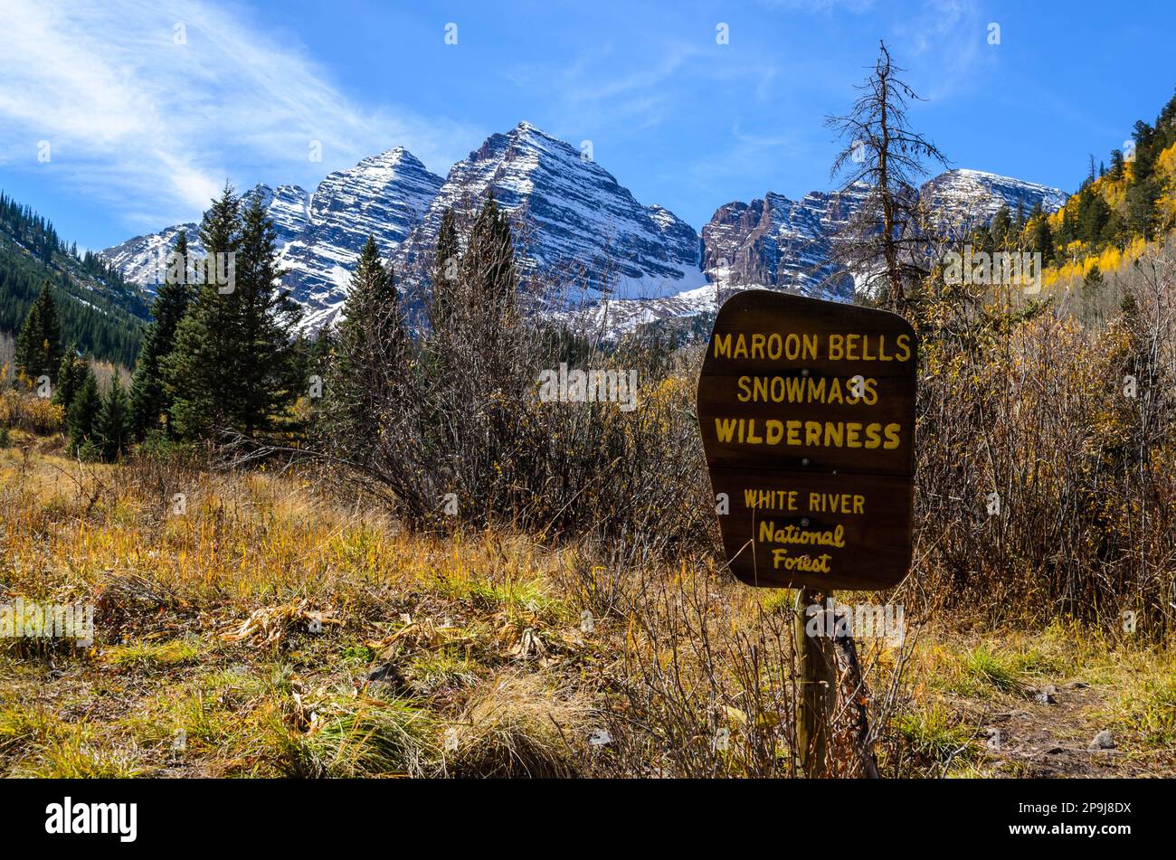 Maroon bells aspen sign hi-res stock photography and images - Alamy