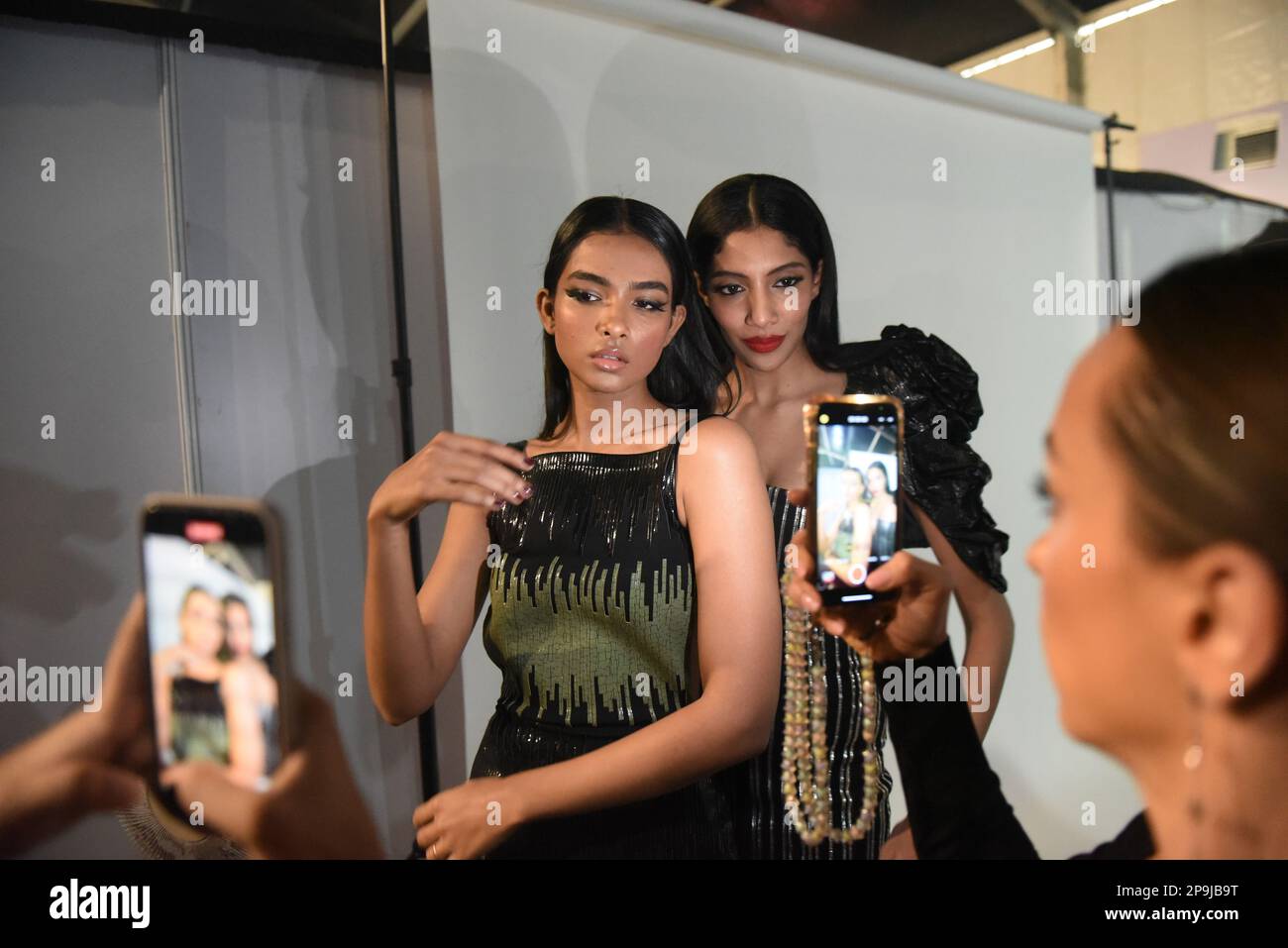 Mumbai, Maharashtra, India. 10th Mar, 2023. Fashion models pose for ...