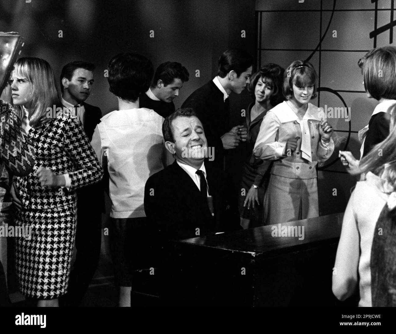 ** FILE ** This Feb. 4, 1965 file photo shows Lloyd Thaxton on the set ...