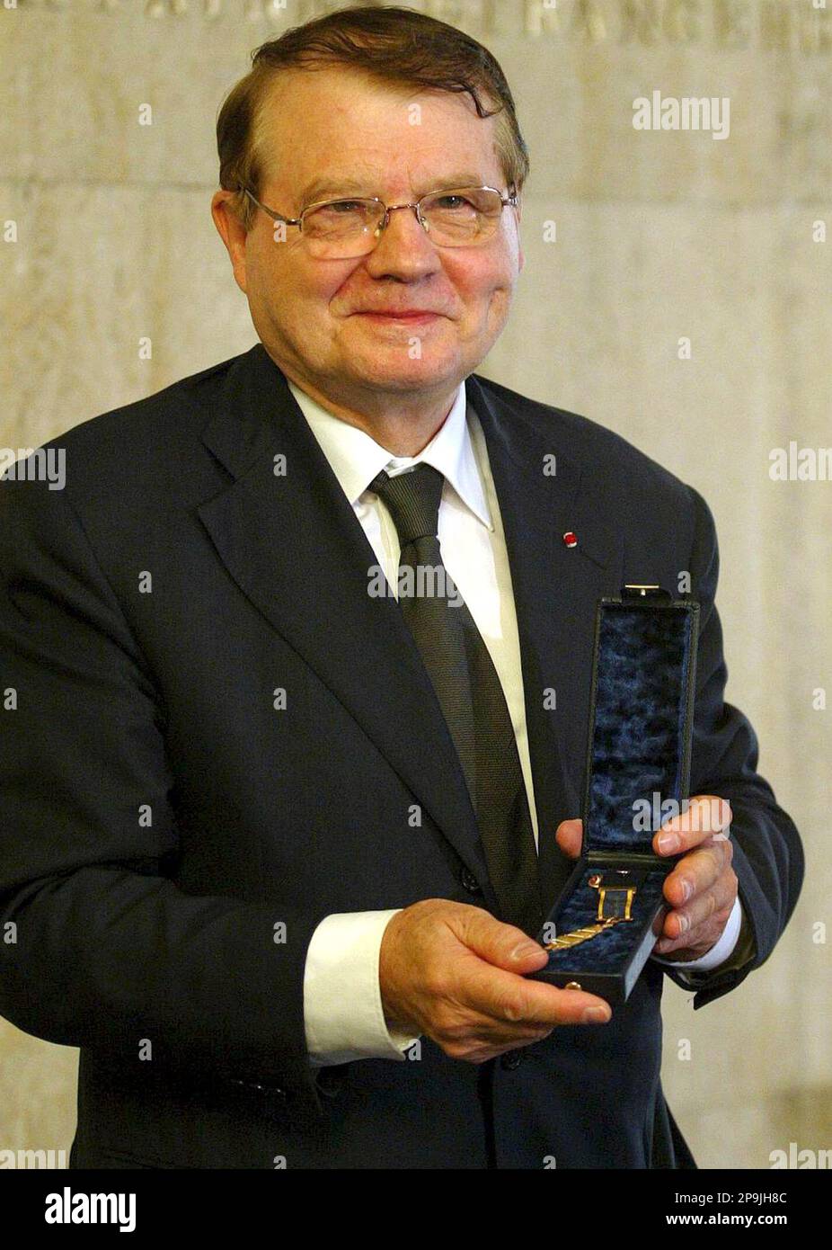 ** FILE ** In this Sept. 26, 2007 file photo Luc Montagnier, one of the ...