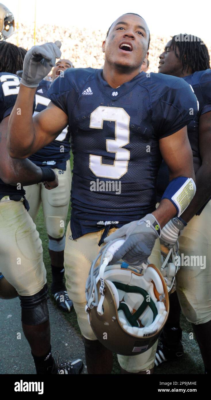 Notre Dame wide receiver Michael Floyd (3) celebrates his team's 28-21 ...