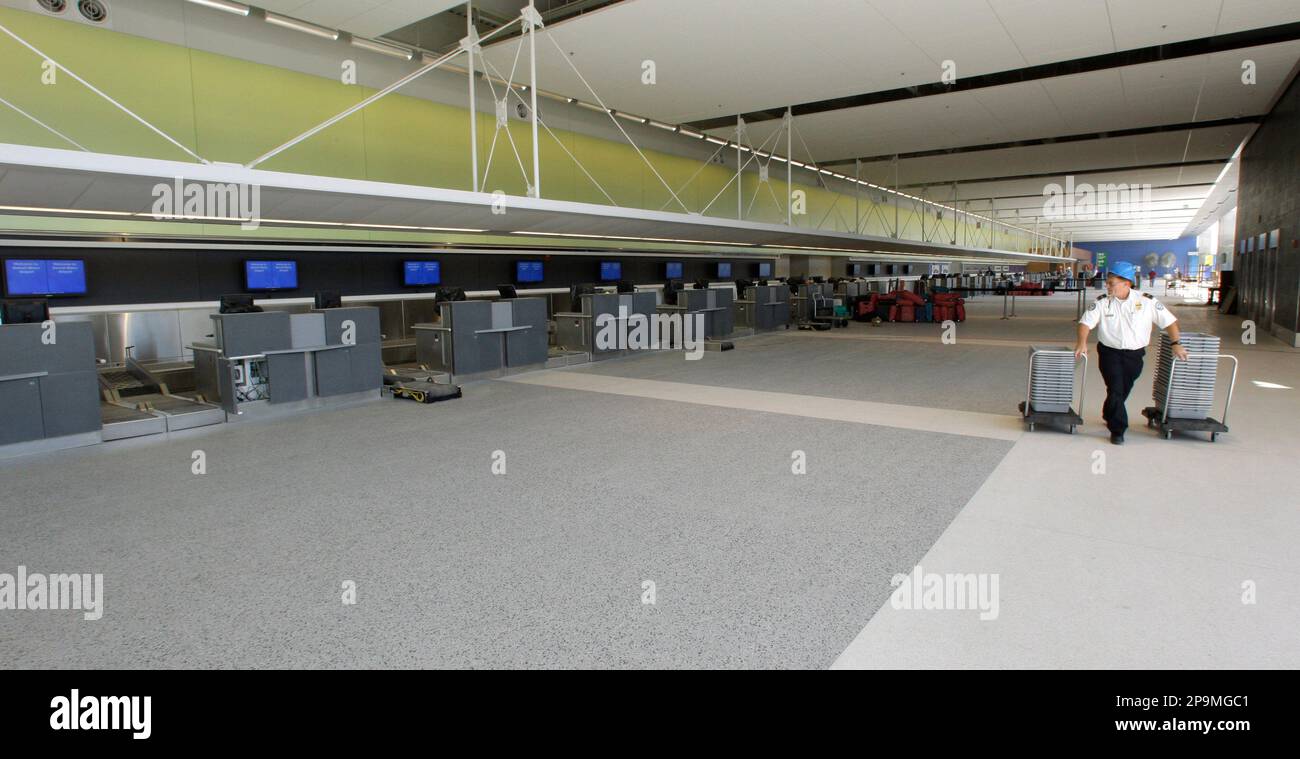The ticketing area of the new Detroit Metropolitan Airport North ...