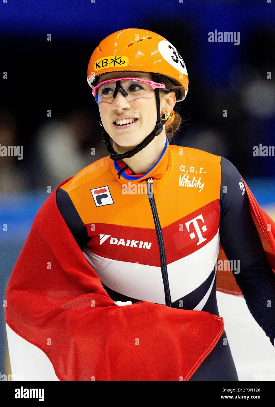 SEOUL - Suzanne Schulting in action during the final on the 1,500 ...
