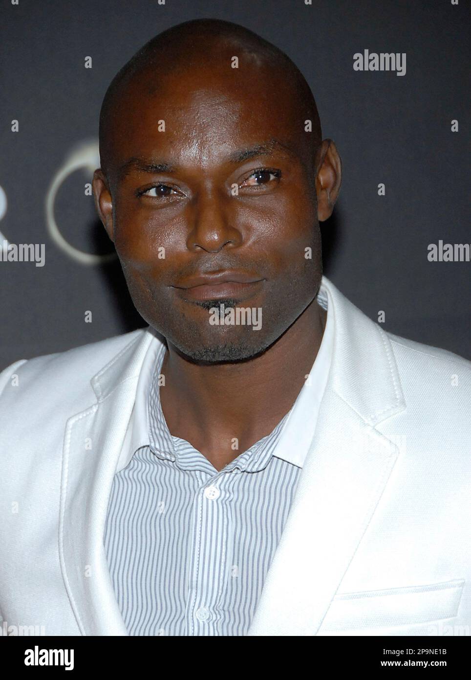 Actor Jimmy Jean-Louis poses on the press line at the "Heroes ...