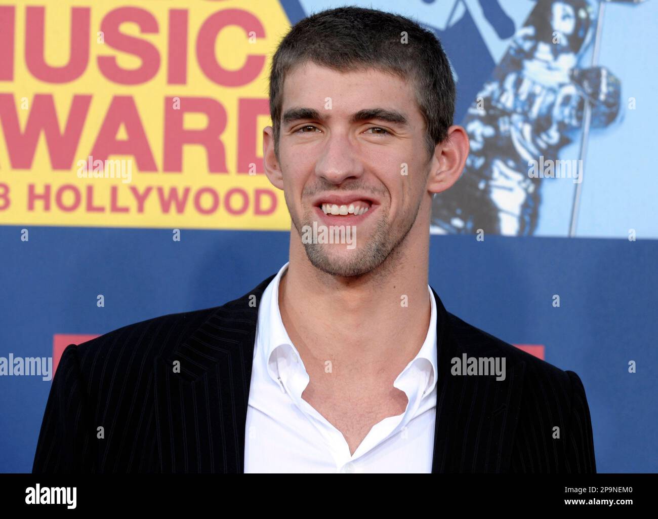 Olympic gold medalist Michael Phelps arrives at the 2008 MTV Video ...
