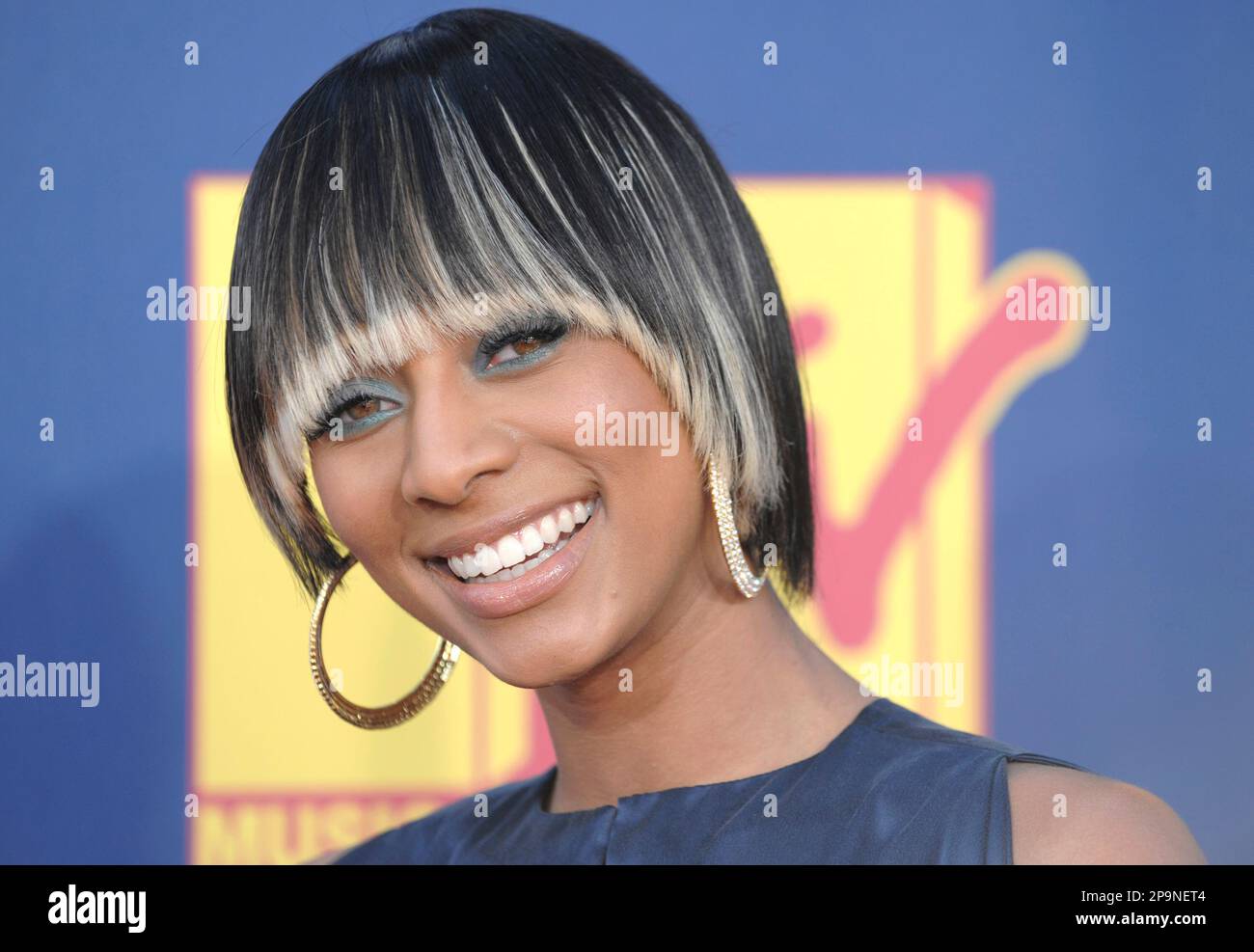 Keri Hilson Hairstyles With Bangs