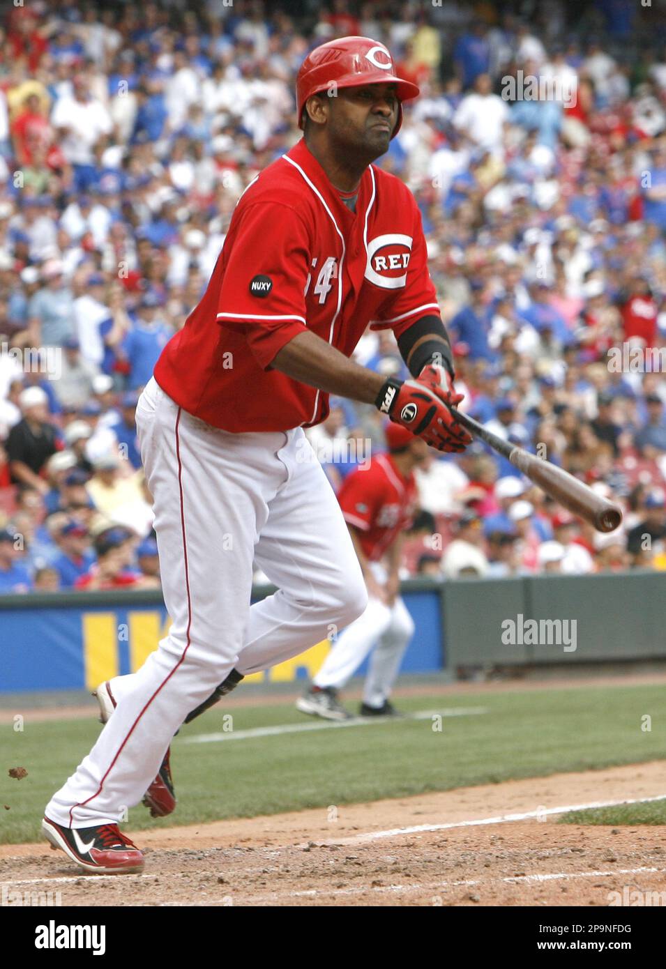Cincinnati Reds' Jolbert Cabrera watches his game-winning single hit ...