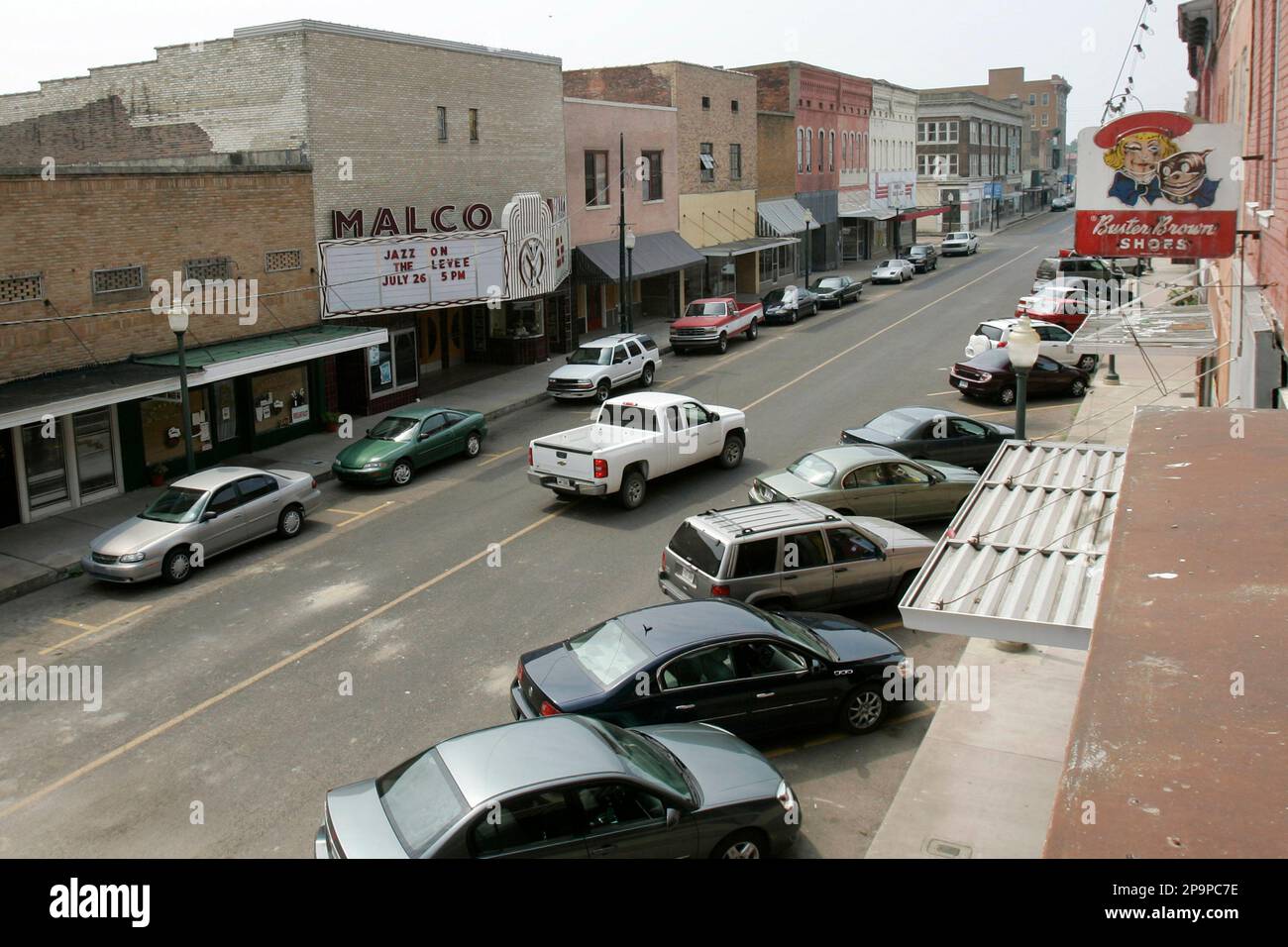 ** ADVANCE FOR SUNDAY, AUG. 31 ** Traffic moves along Cherry Street in ...