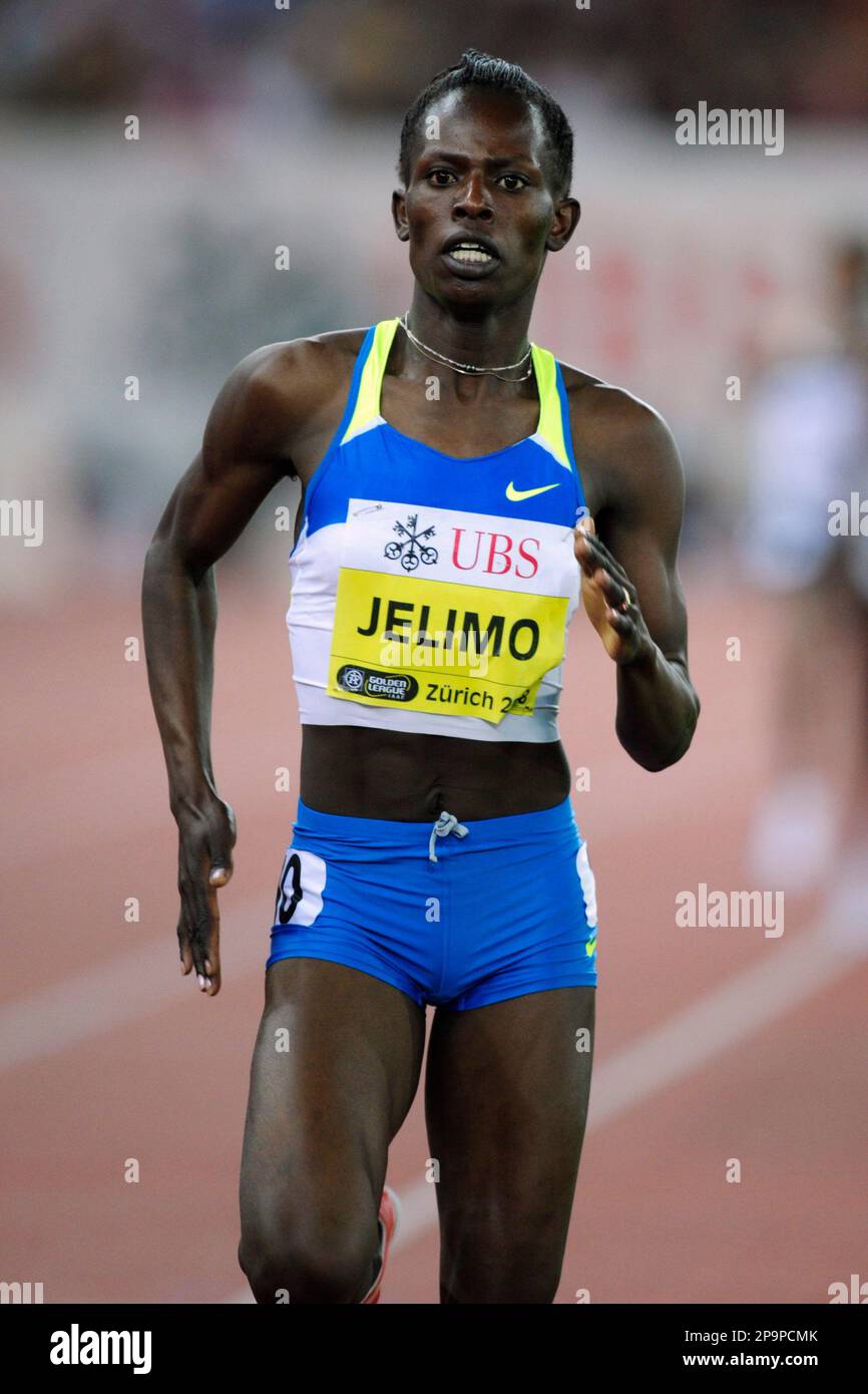 Kenyan Pamela Jelimo runs to win the women's 800 m race at the ...