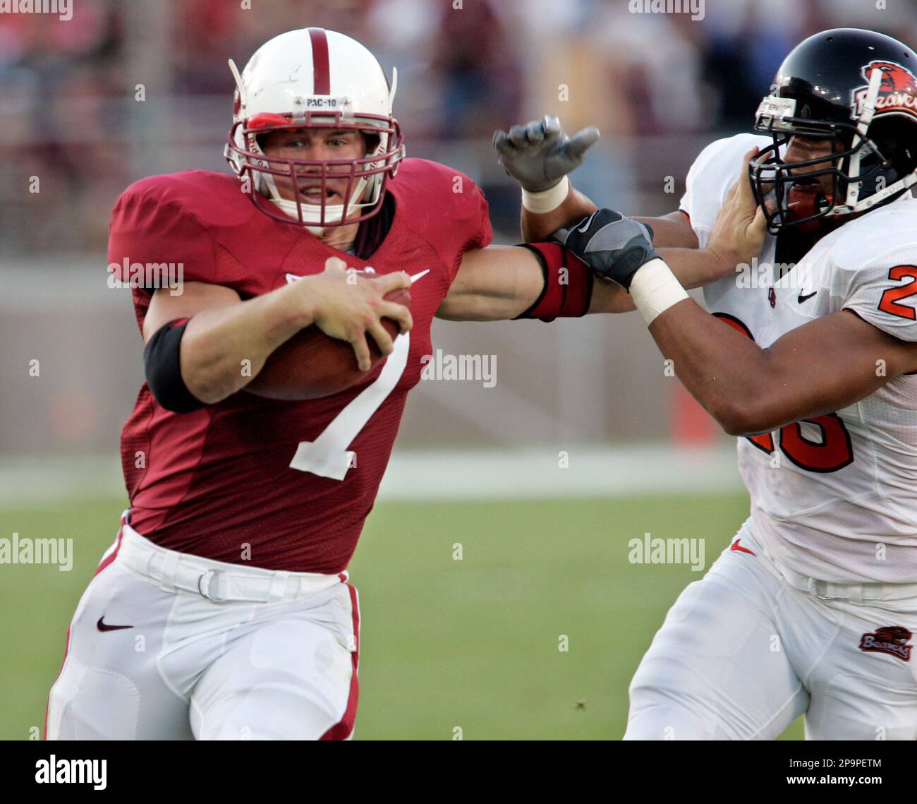 Stanford running back Toby Gerhart (7) gains 29 yards in front of ...