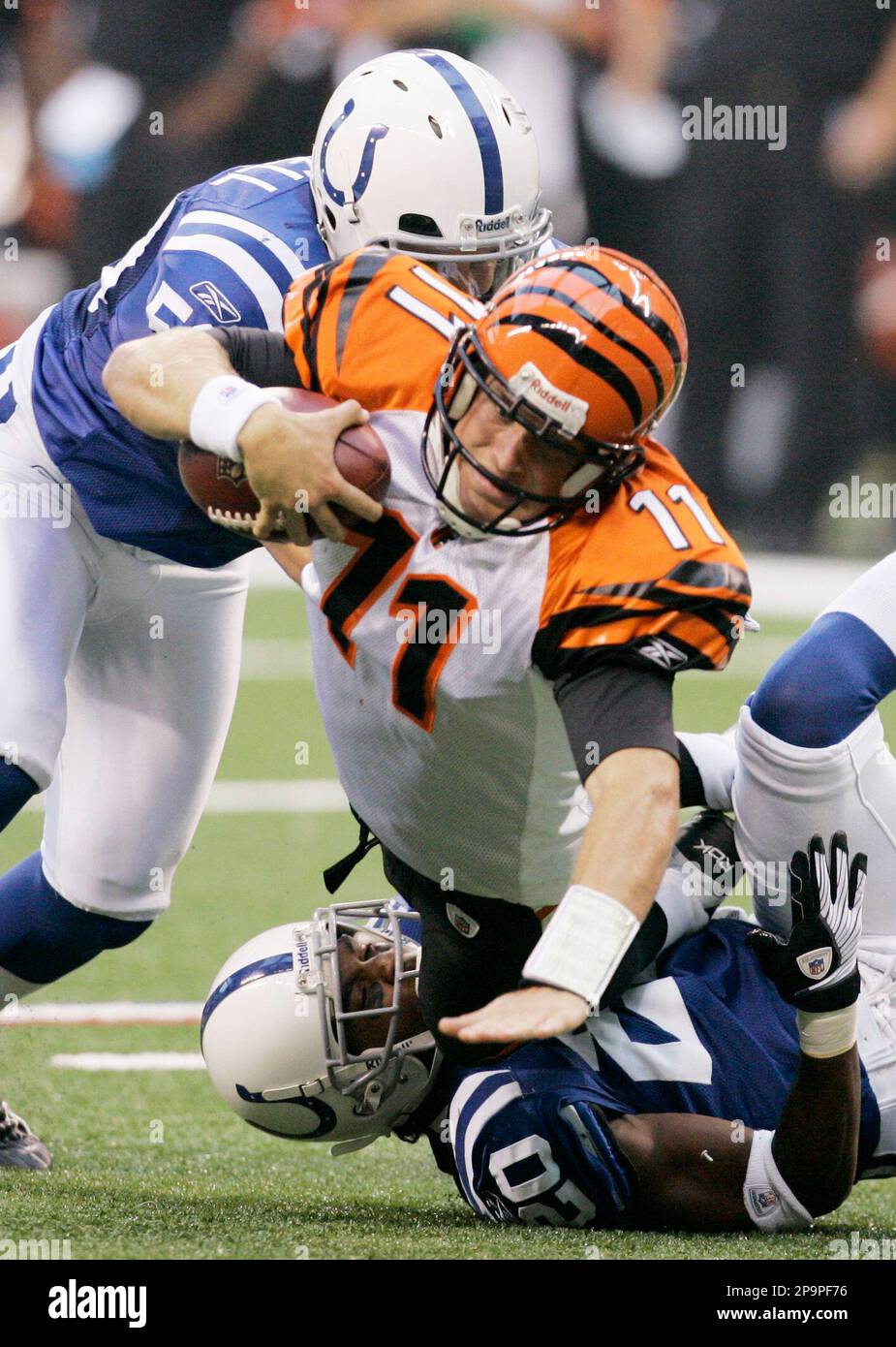 Cincinnati Bengals quarterback Ryan Fitzpatrick (11) dives for for ...